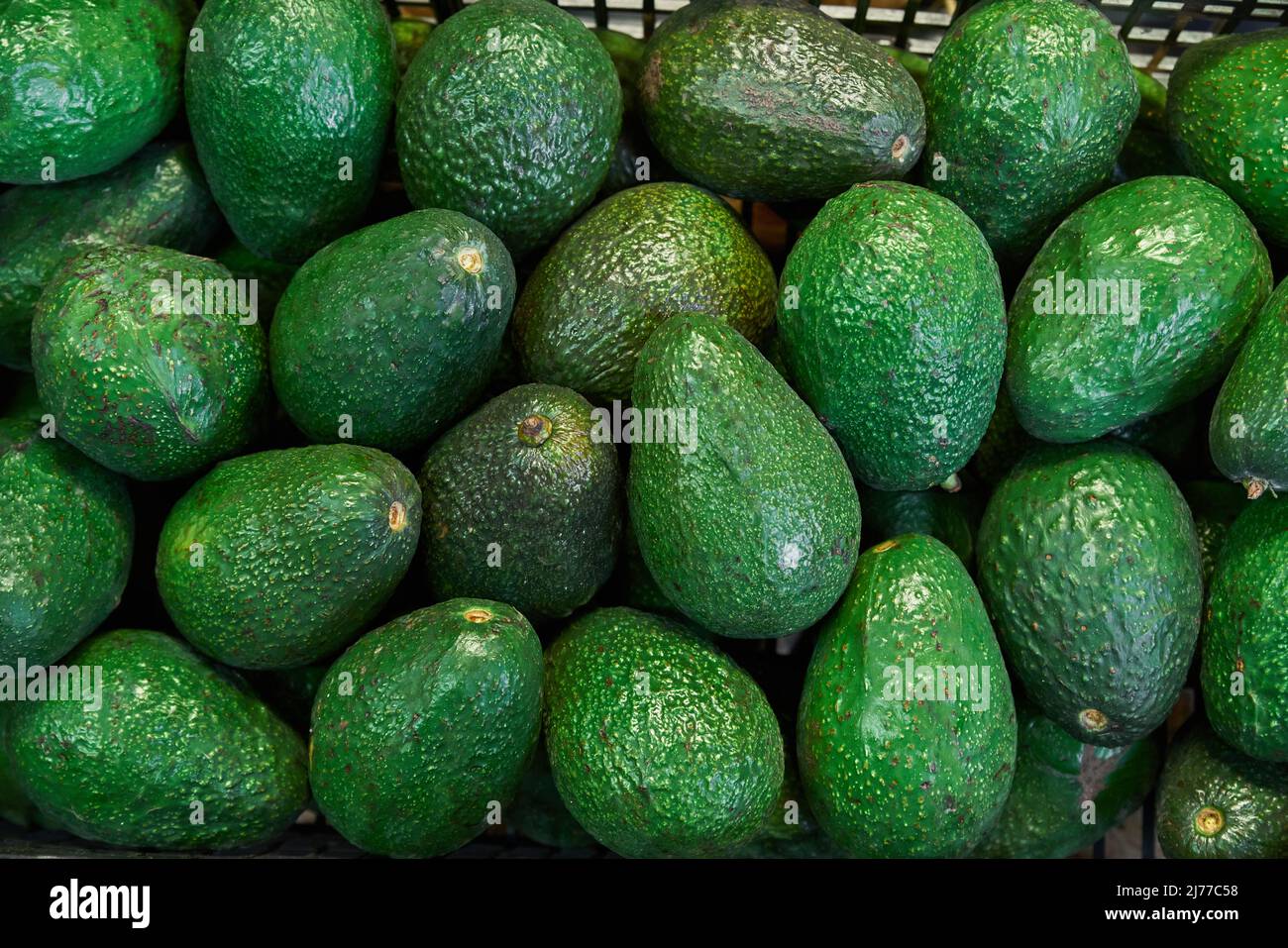 Market stall avocados hi-res stock photography and images - Alamy