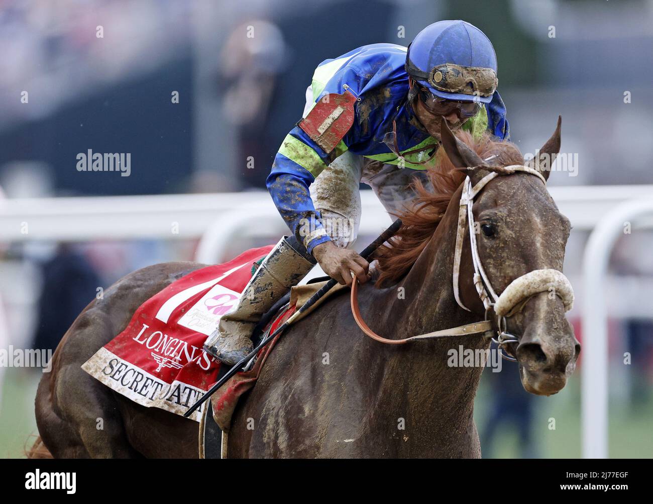 Kentucky derby churchill downs finish line hi-res stock photography and ...