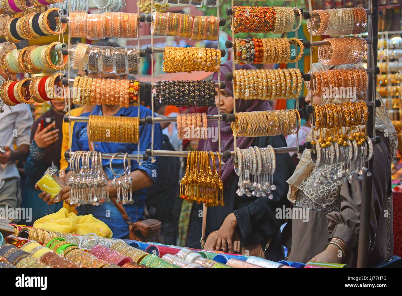 Muslim women was shopping bangles for Eid festival in Ramadan month ...
