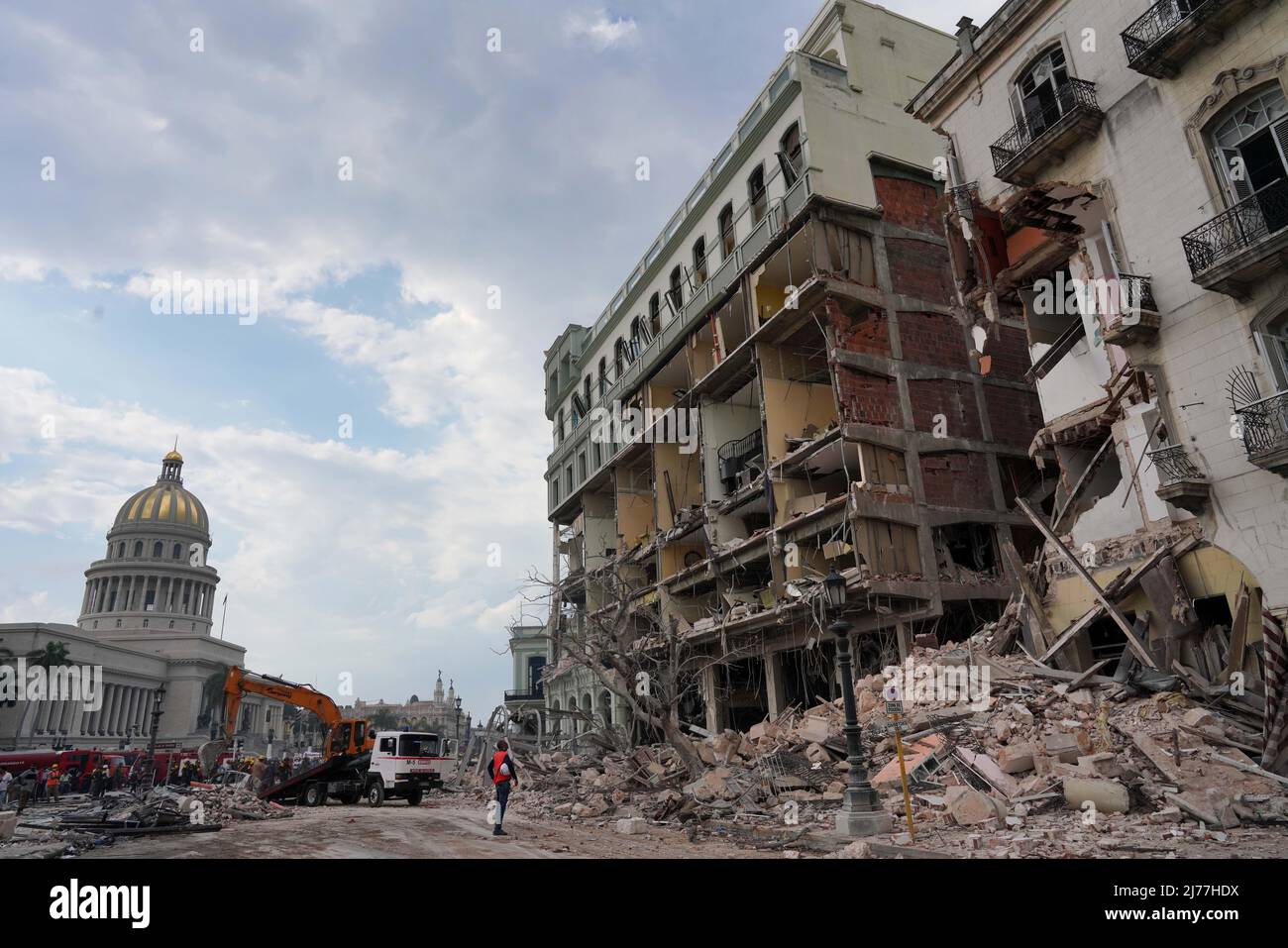Cuba hotel explosion hi-res stock photography and images - Alamy