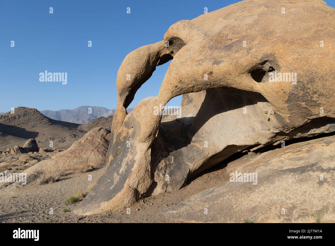 Cyclops arch in Alabama Hills Stock Photo - Alamy