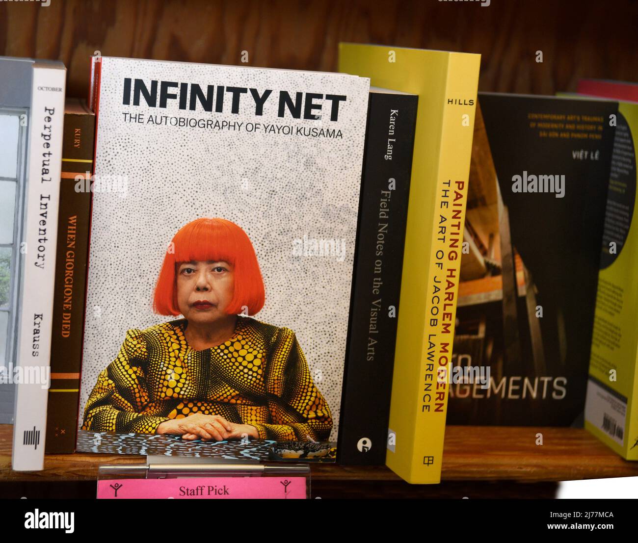 Yayoi kusama infinity net hi-res stock photography and images - Alamy