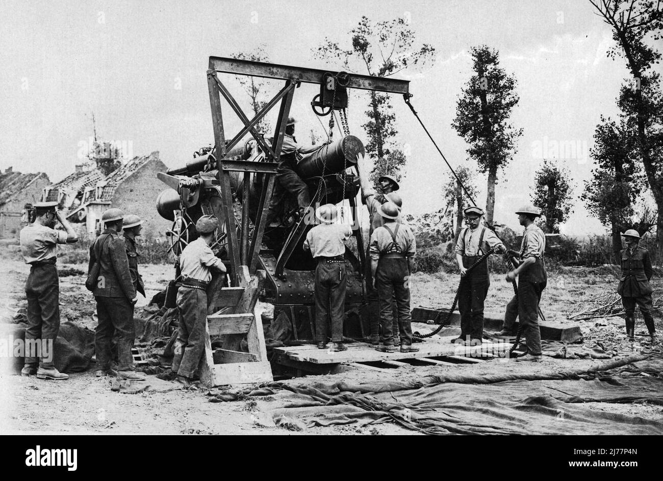 Howitzer gun hi-res stock photography and images - Alamy