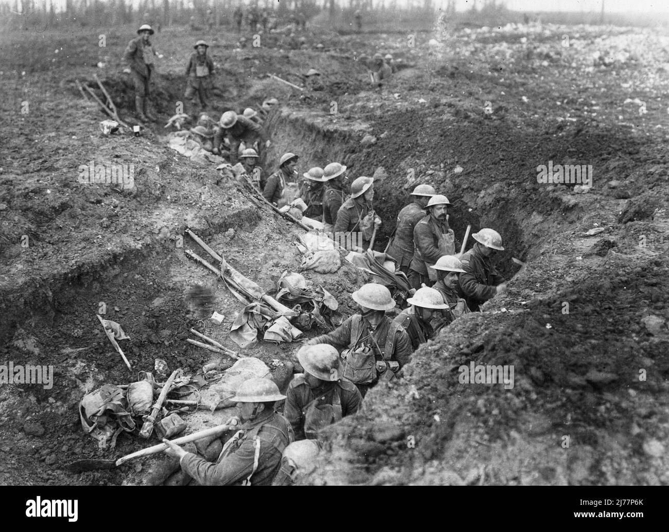 British working party in German trench, recently captured Stock Photo ...