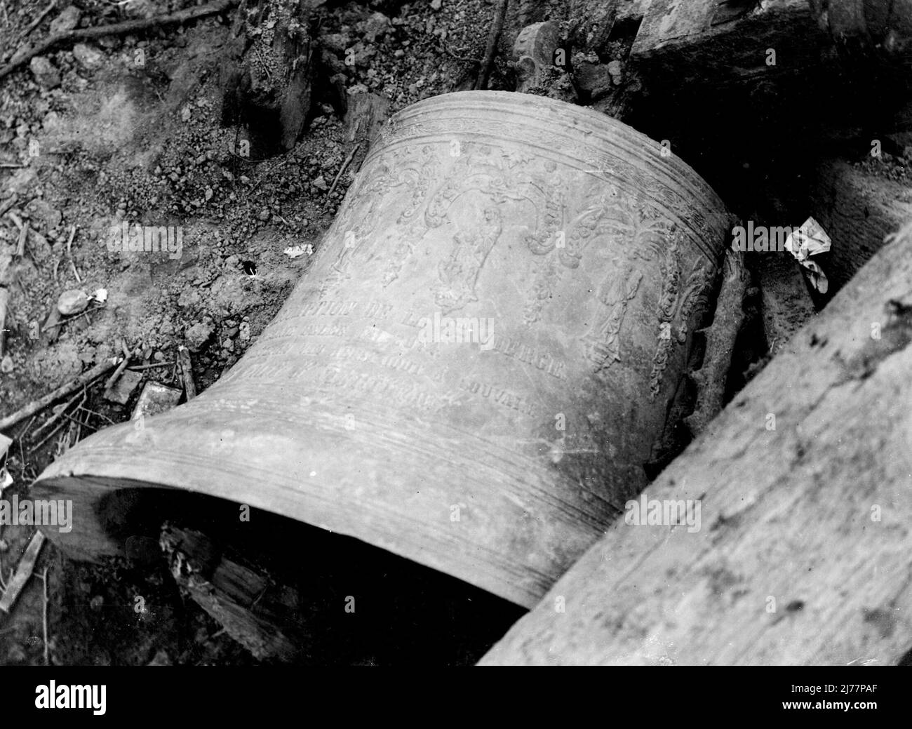 Bell of the fallen Black and White Stock Photos & Images - Alamy