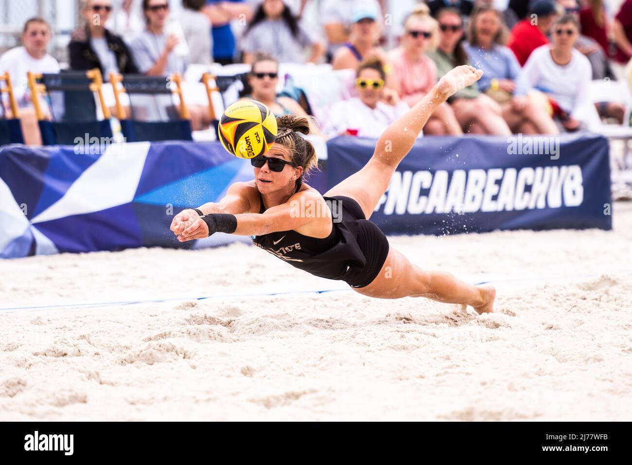 Volleyball dig hi-res stock photography and images - Alamy