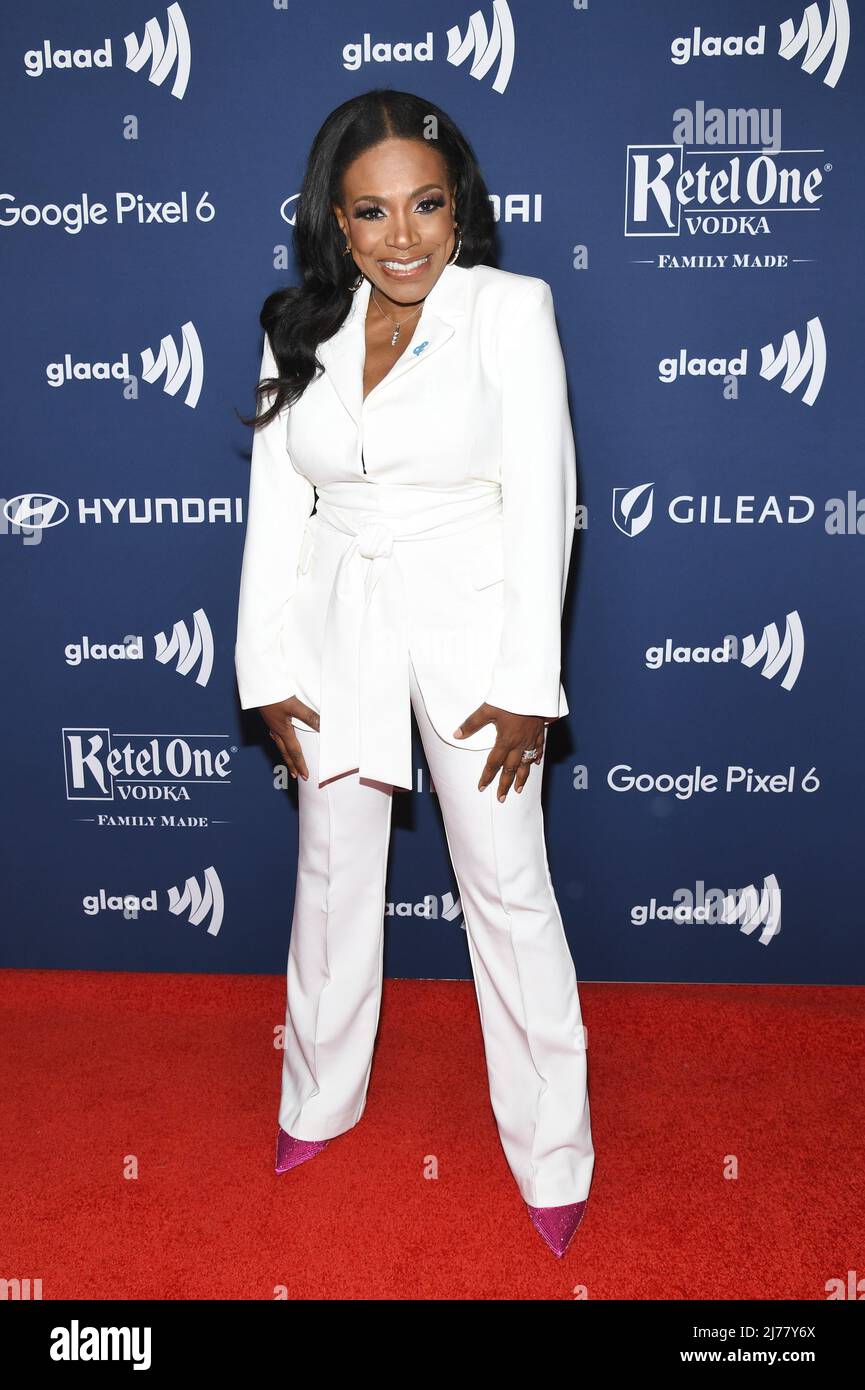 Sheryl Lee Ralph attends the 33rd Annual GLAAD Media Awards at the ...
