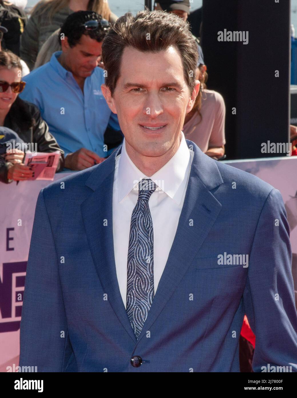 Joseph kosinski top gun hi-res stock photography and images - Alamy