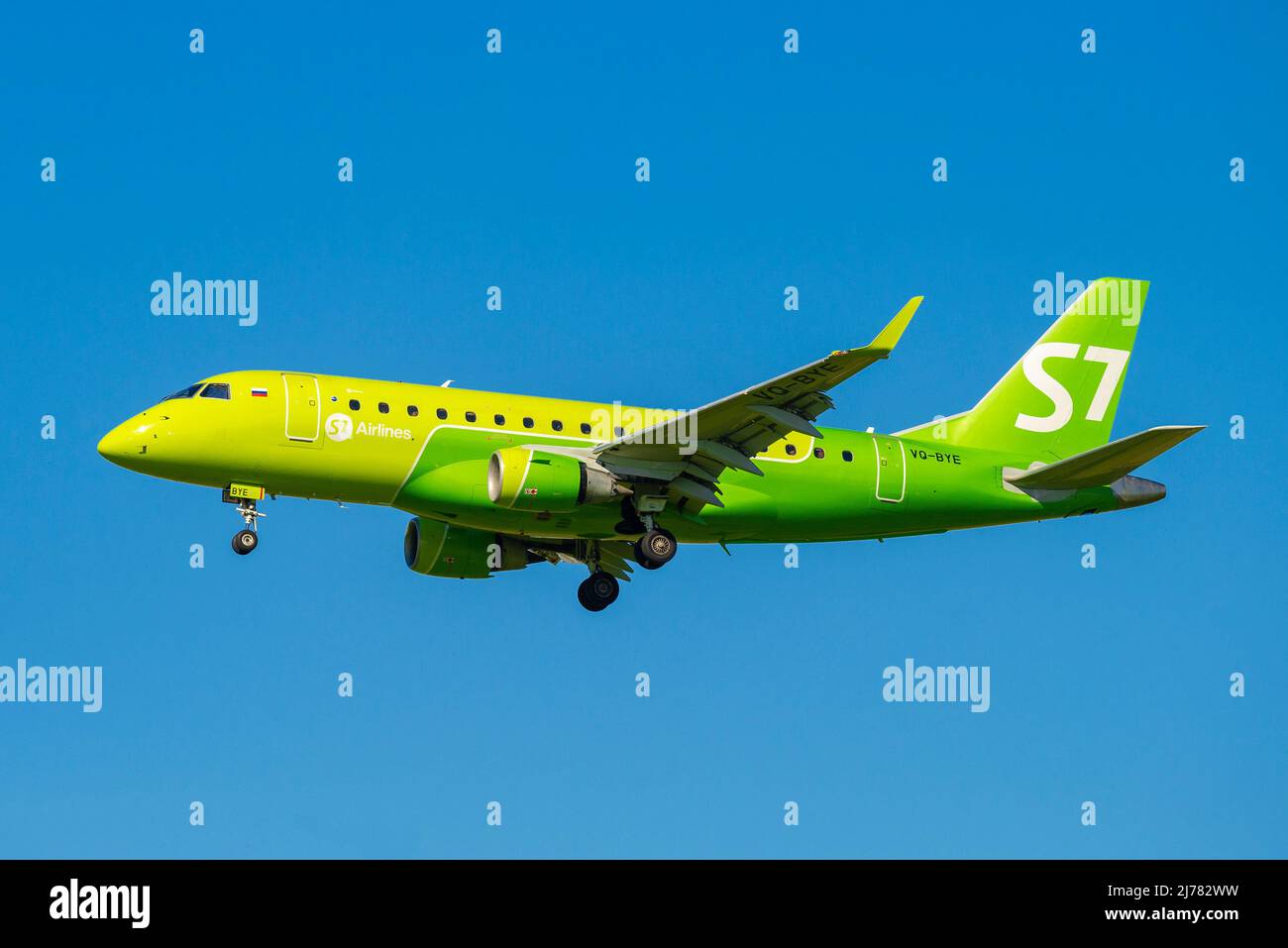 Embraer 170su hi-res stock photography and images - Alamy