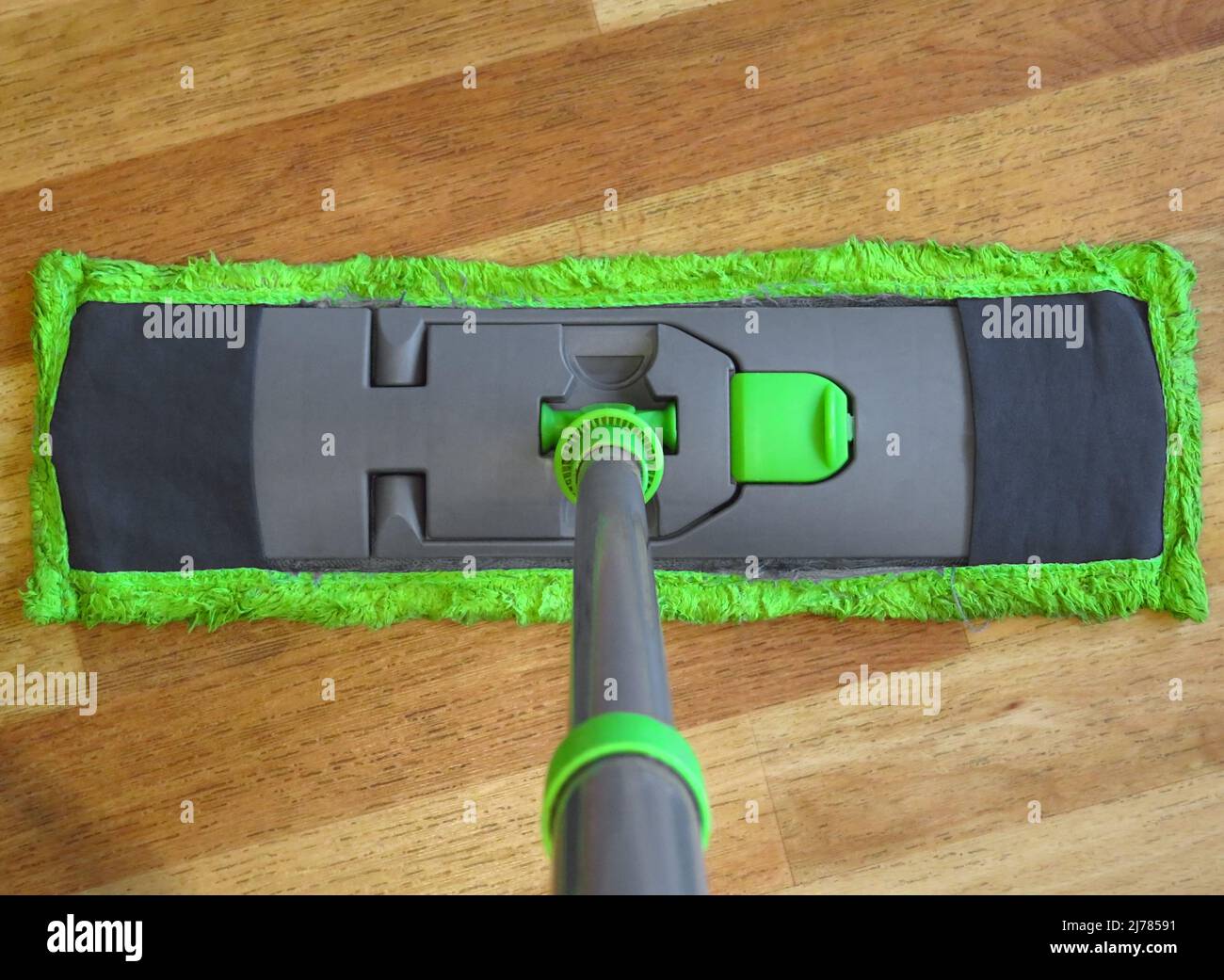 New mop hi-res stock photography and images - Alamy