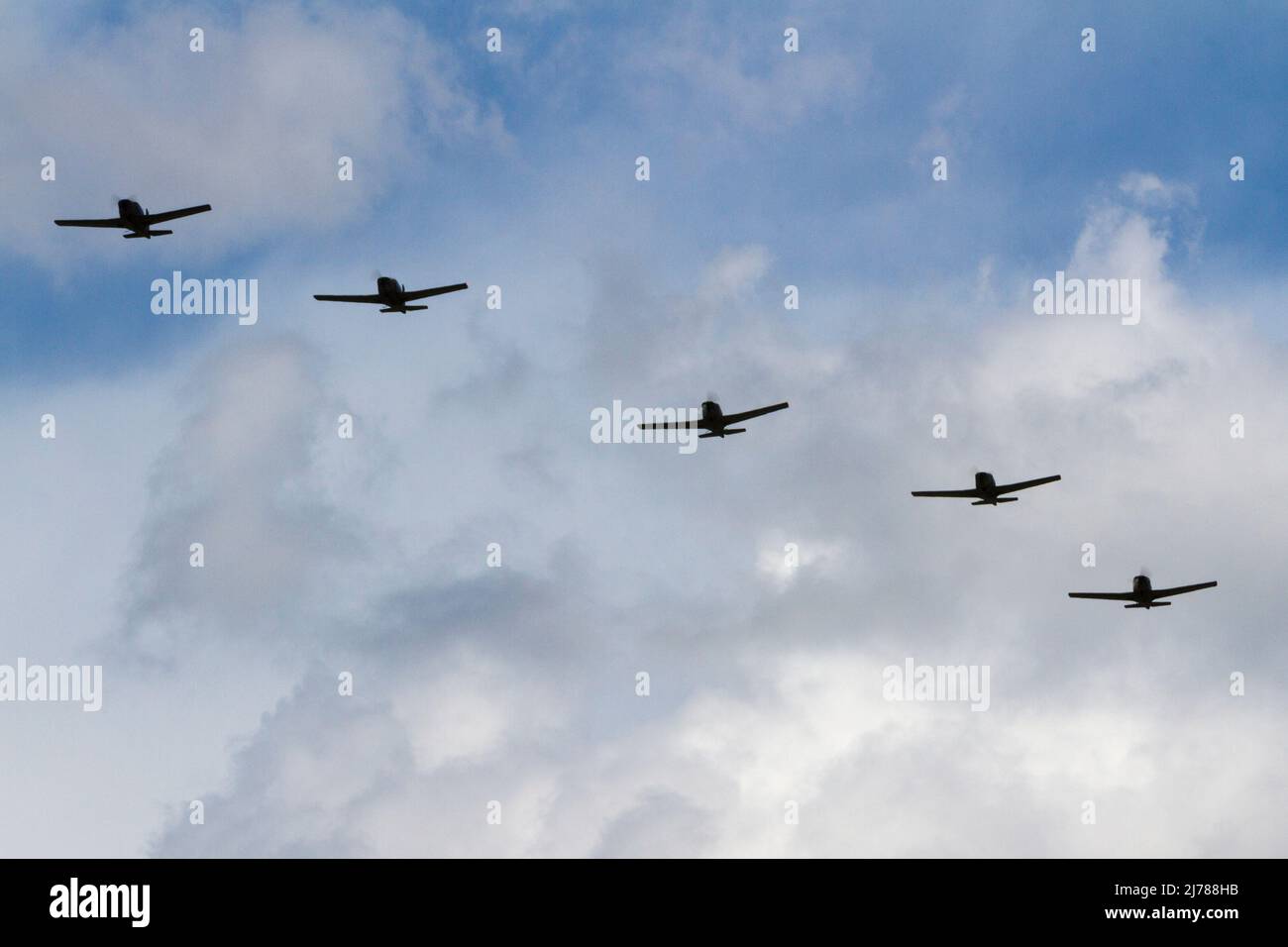Echelon flight formation hi-res stock photography and images - Alamy