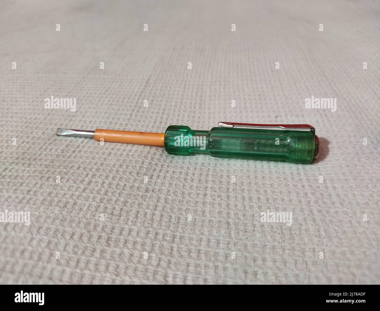 Green Line Tester Cum Screwdriver or Phase Tester Plus Screw Driver ...