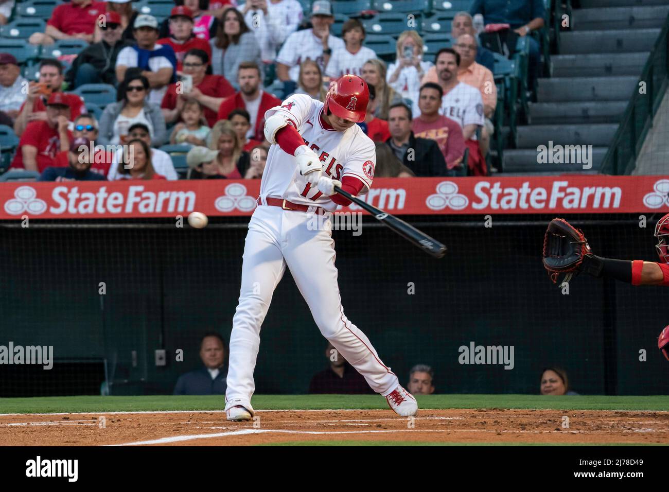 Los Angeles Angels designated hitter Shohei Ohtani (17) bats in ...