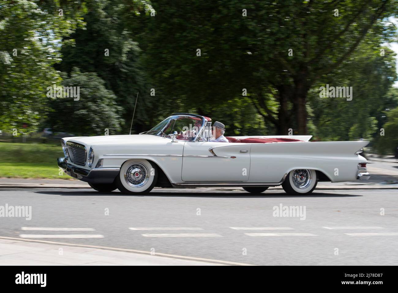 1961 Chrysler Newport convertible Stock Photo - Alamy