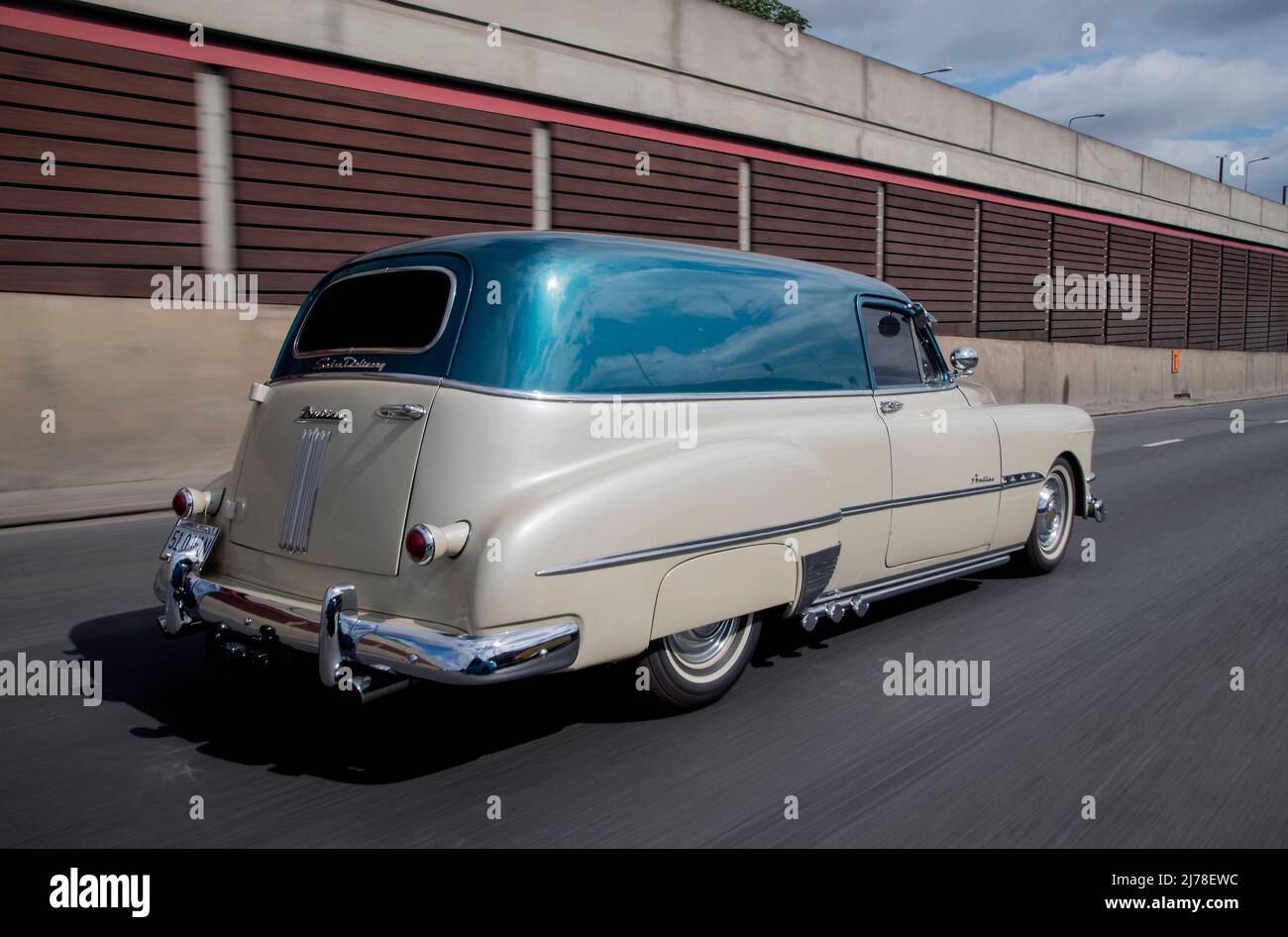 Pontiac delivery sedan hi-res stock photography and images - Alamy