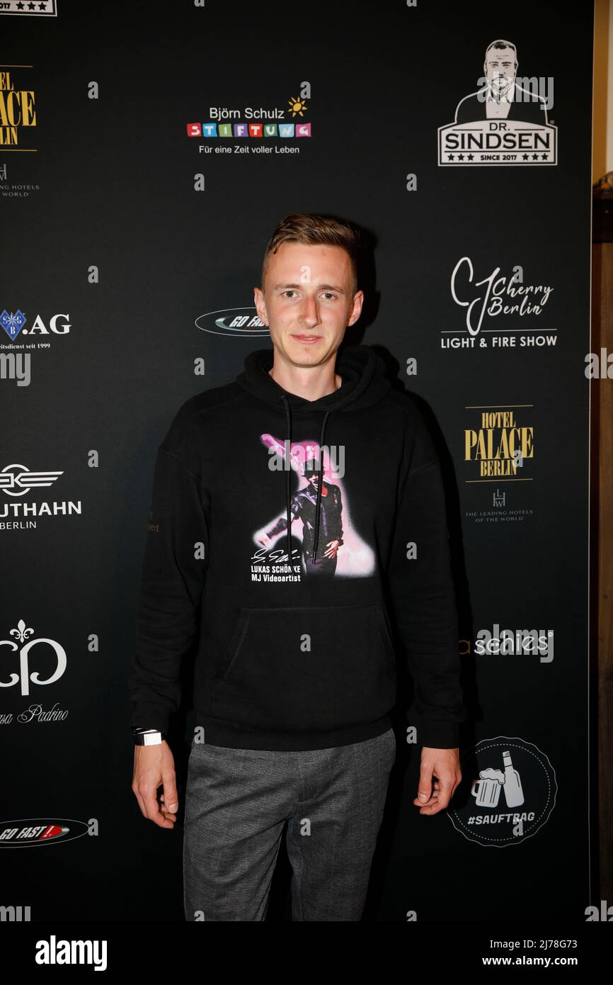 Lukas Schönke bei der Dr.Sindsen - Release-Party "WOLLTE IMMER PROMI ...