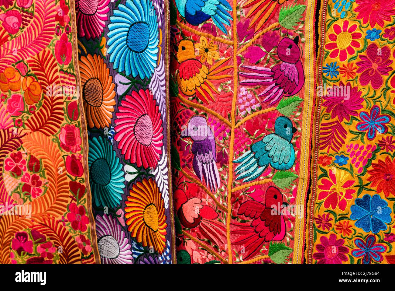 Otavalo textile market hi-res stock photography and images - Alamy