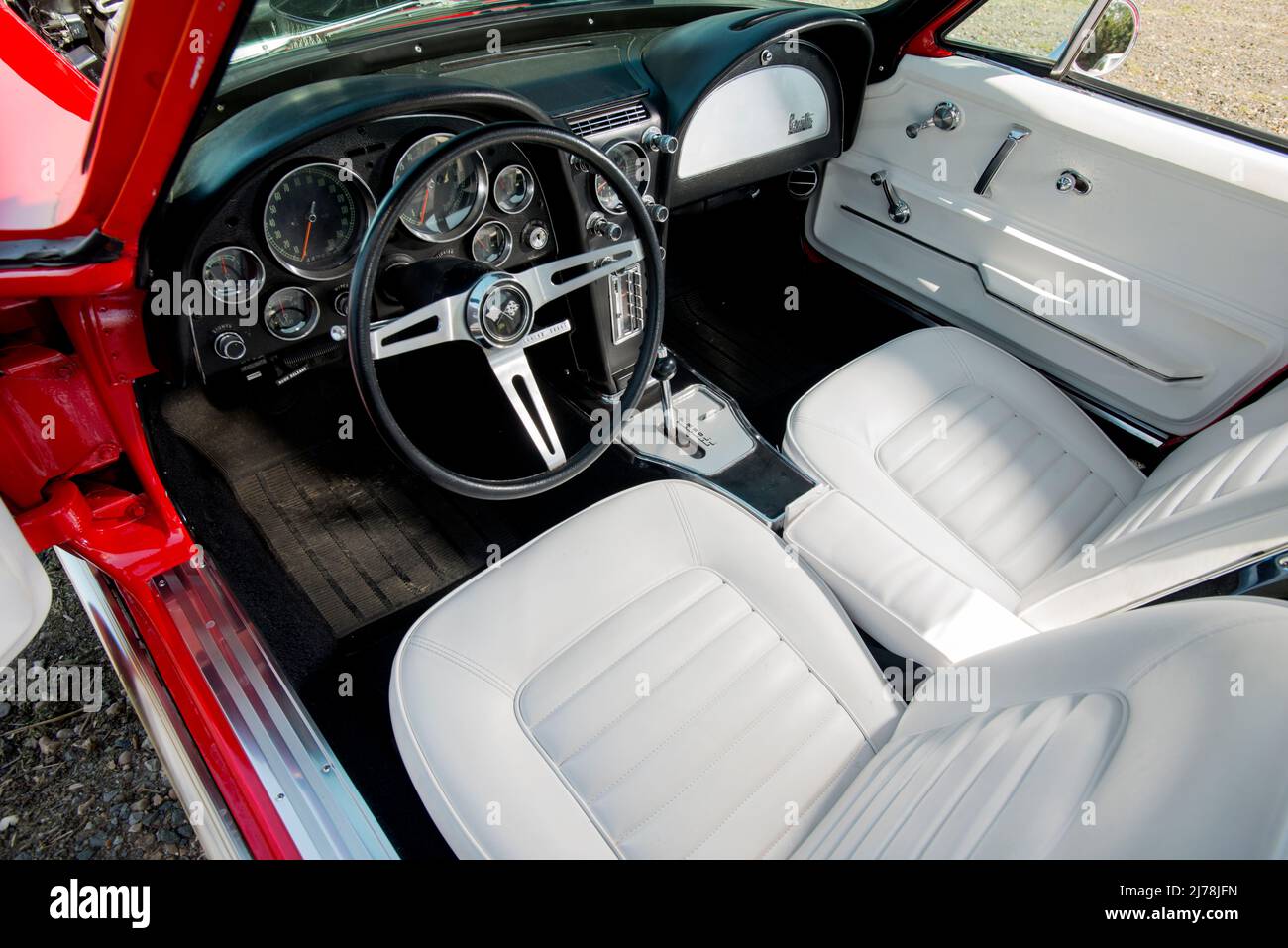 1966 Chevrolet Corvette Stingray C2 second generation classic American ...