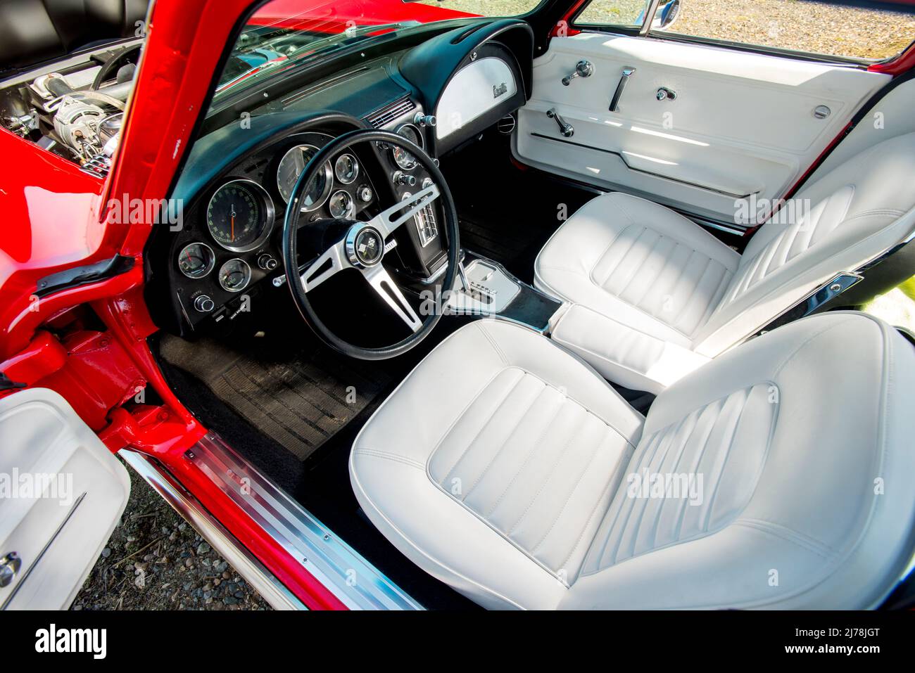 1966 Chevrolet Corvette Stingray C2 second generation classic American ...
