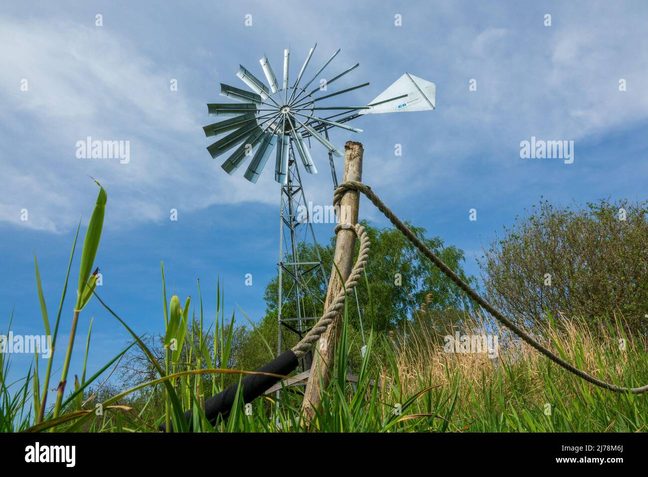 Modern metal wind pump, Cambridgeshire fens Stock Photo - Alamy