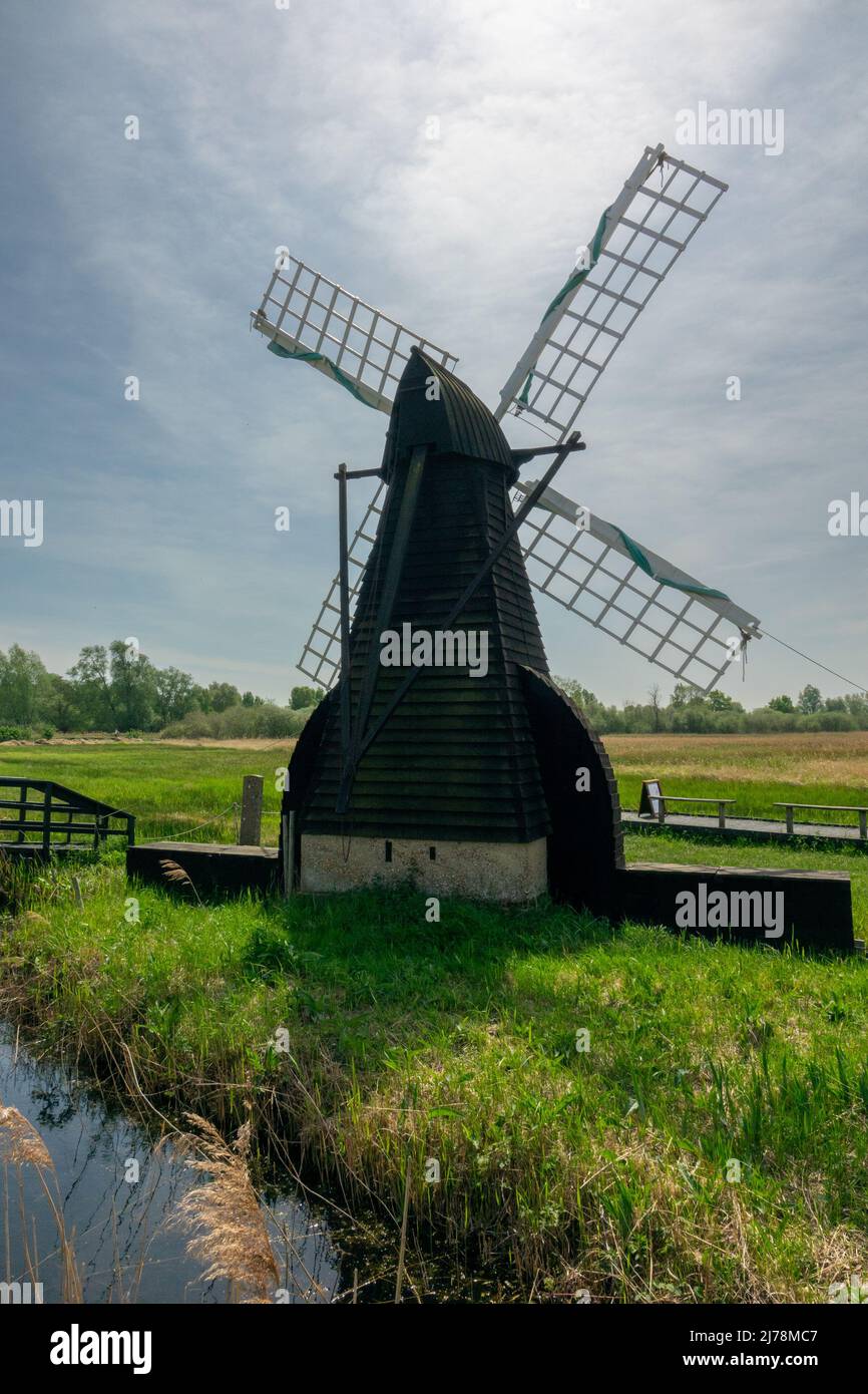 Old water pump, Cambridgeshire Fen Stock Photo - Alamy