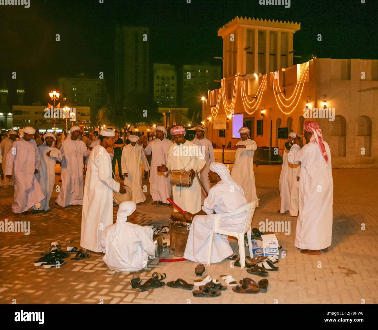 Arabian folk music hi-res stock photography and images - Alamy
