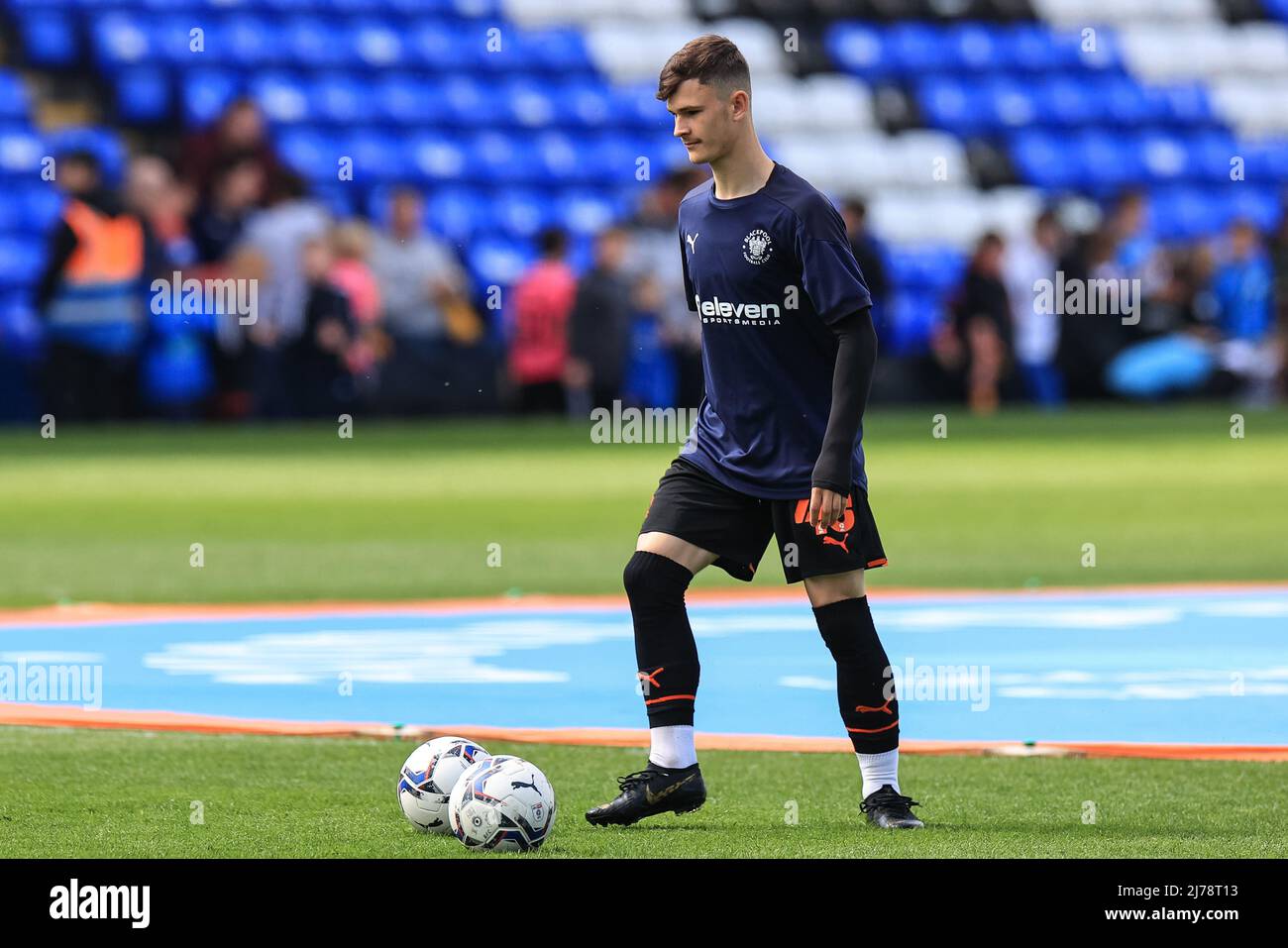 Joe Strawn #43 of Blackpool during the pre-game warmup Stock Photo - Alamy