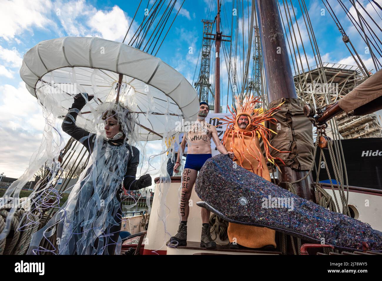 Why the deep sea? The deep seabed is largely unexplored, many areas ...