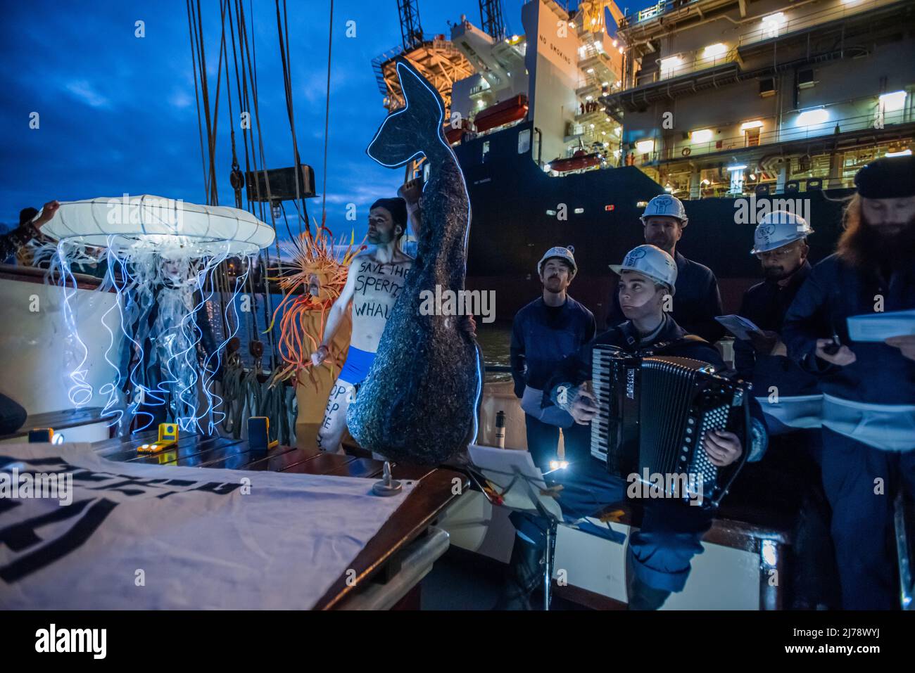 Why the deep sea? The deep seabed is largely unexplored, many areas ...