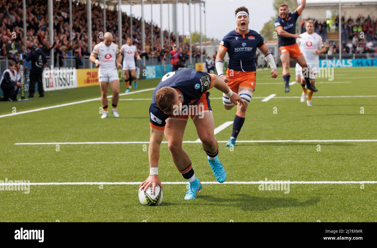 Edinburgh's Ben Vellacott scores a try during the EPCR Challenge Cup ...