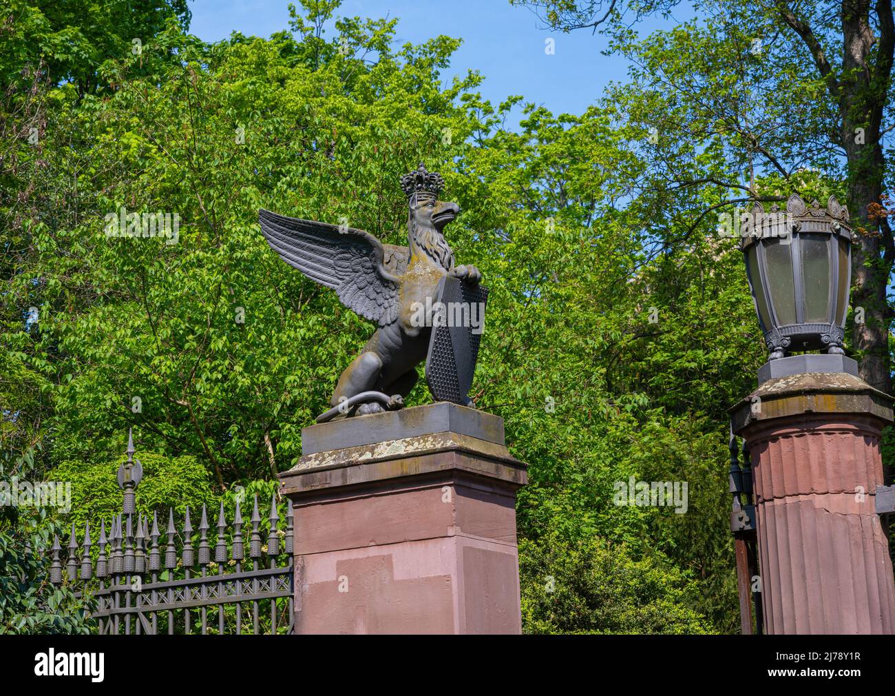 Castle garden gate architecture hi-res stock photography and images - Alamy