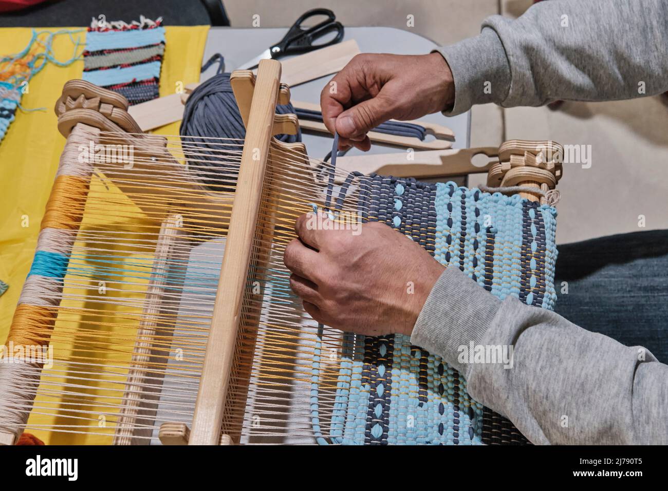 Manual hands hi-res stock photography and images - Alamy