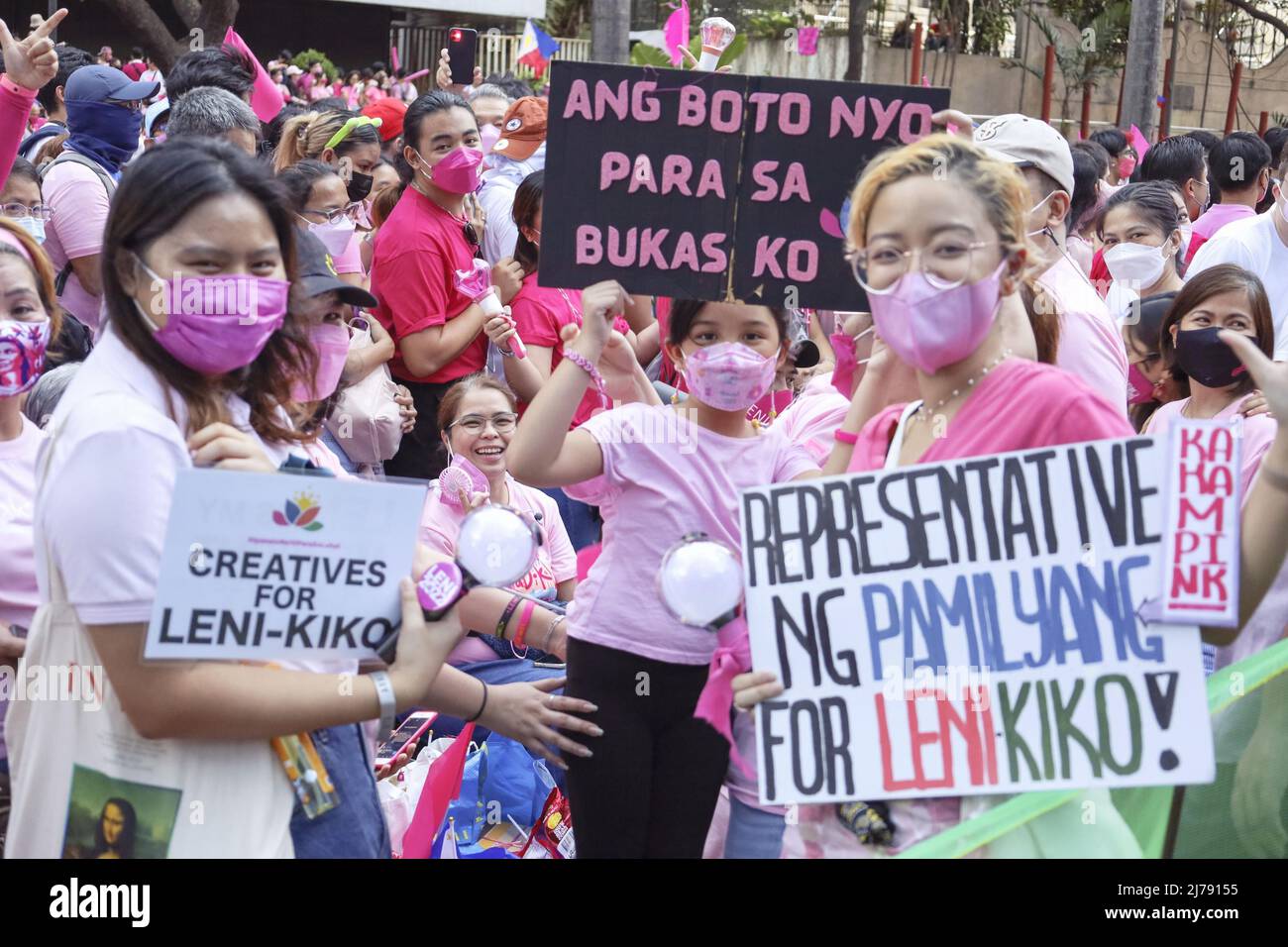 Supporters of Philippine Vice President Leni Robredo gather at her ...