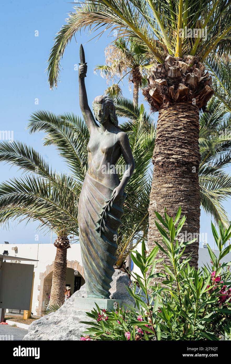 Statue of Liberty at Rethymnon Harbour, Crete, Greece Stock Photo - Alamy