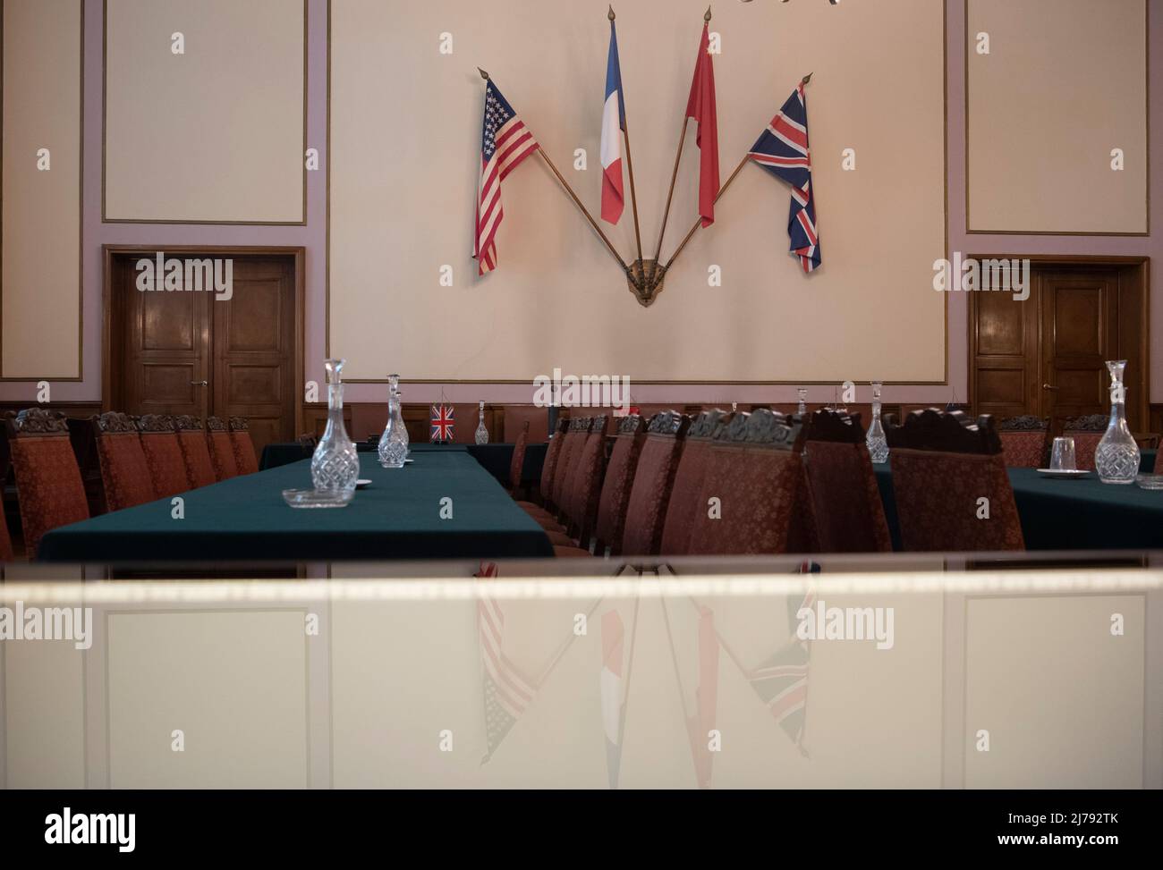 07 May 2022, Berlin: View into the surrender room in the museum in ...