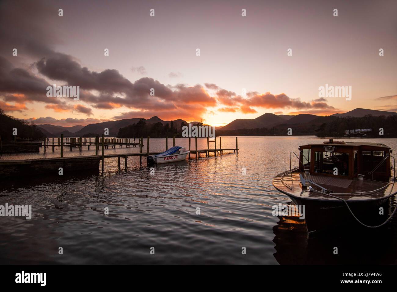 Sunset at Derwentwater in the Lake District, Keswick Cumbria England UK ...