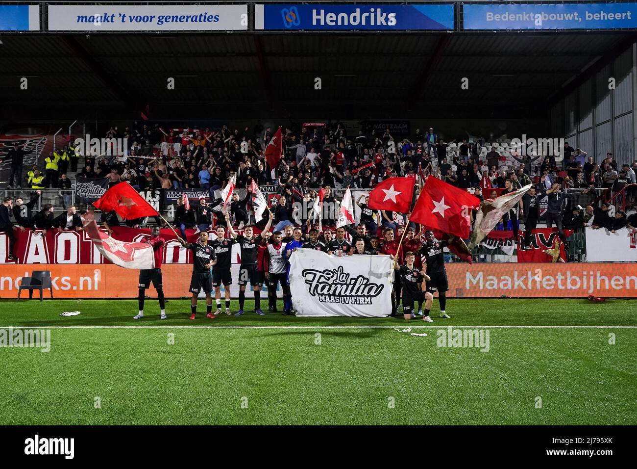 OSS, NETHERLANDS - MAY 6: Mitchy Ntelo of MVV Maastricht, Nicky Souren ...