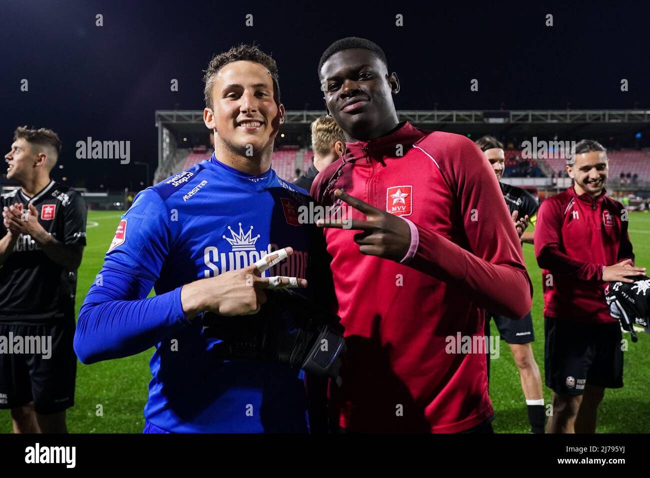 OSS, NETHERLANDS - MAY 6: Romain Matthys of MVV Maastricht and Mitchy ...