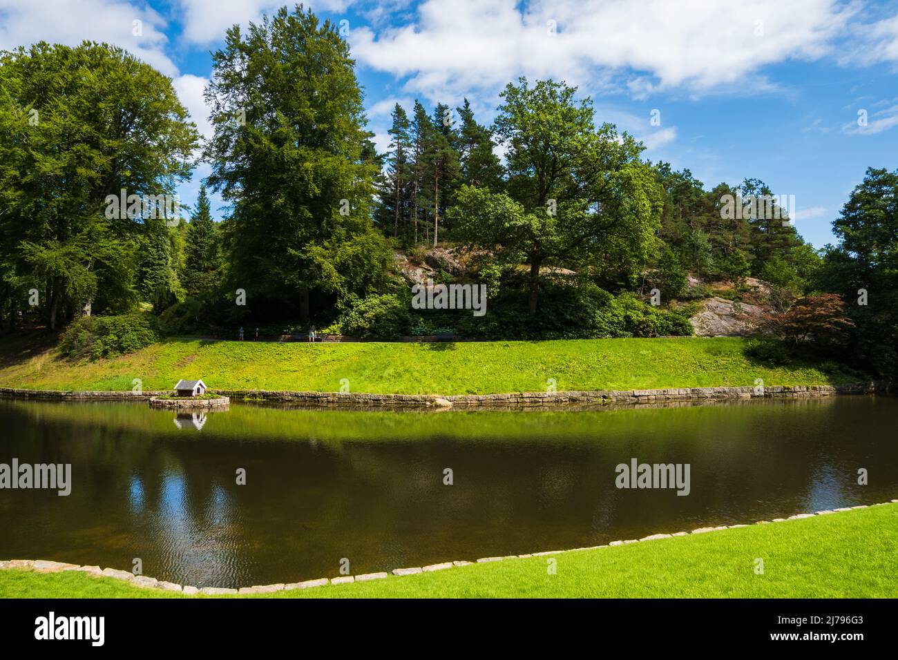 House surrounded by water hi-res stock photography and images - Alamy