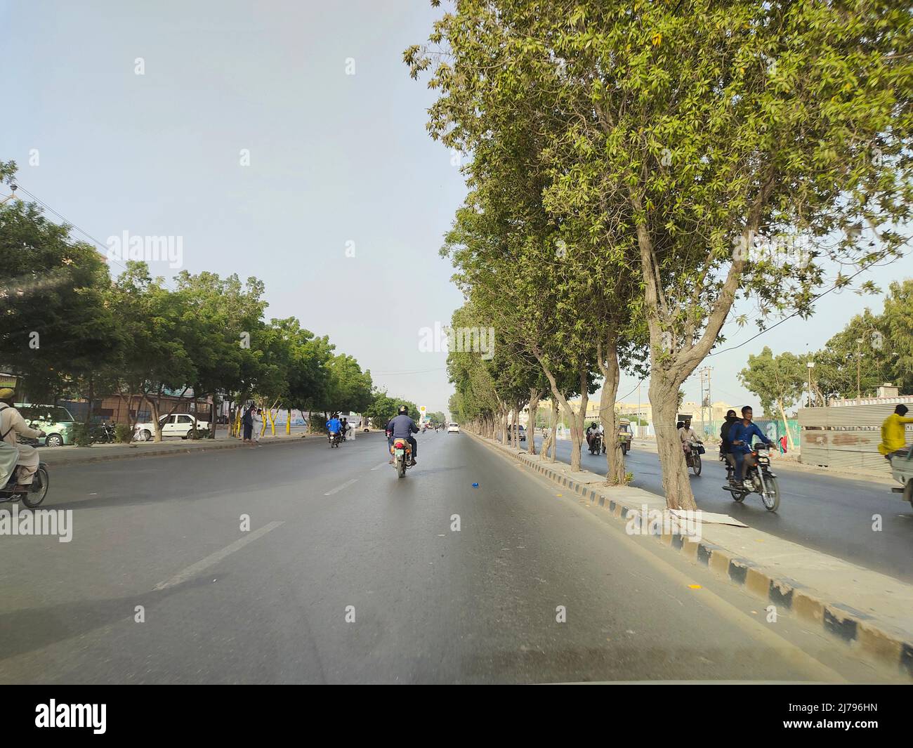 Main Korangi road Karachi traffic and buildings landmark Stock Photo ...