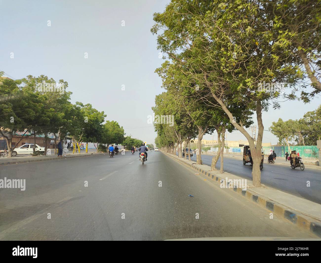 Karachi traffic jam hi-res stock photography and images - Alamy