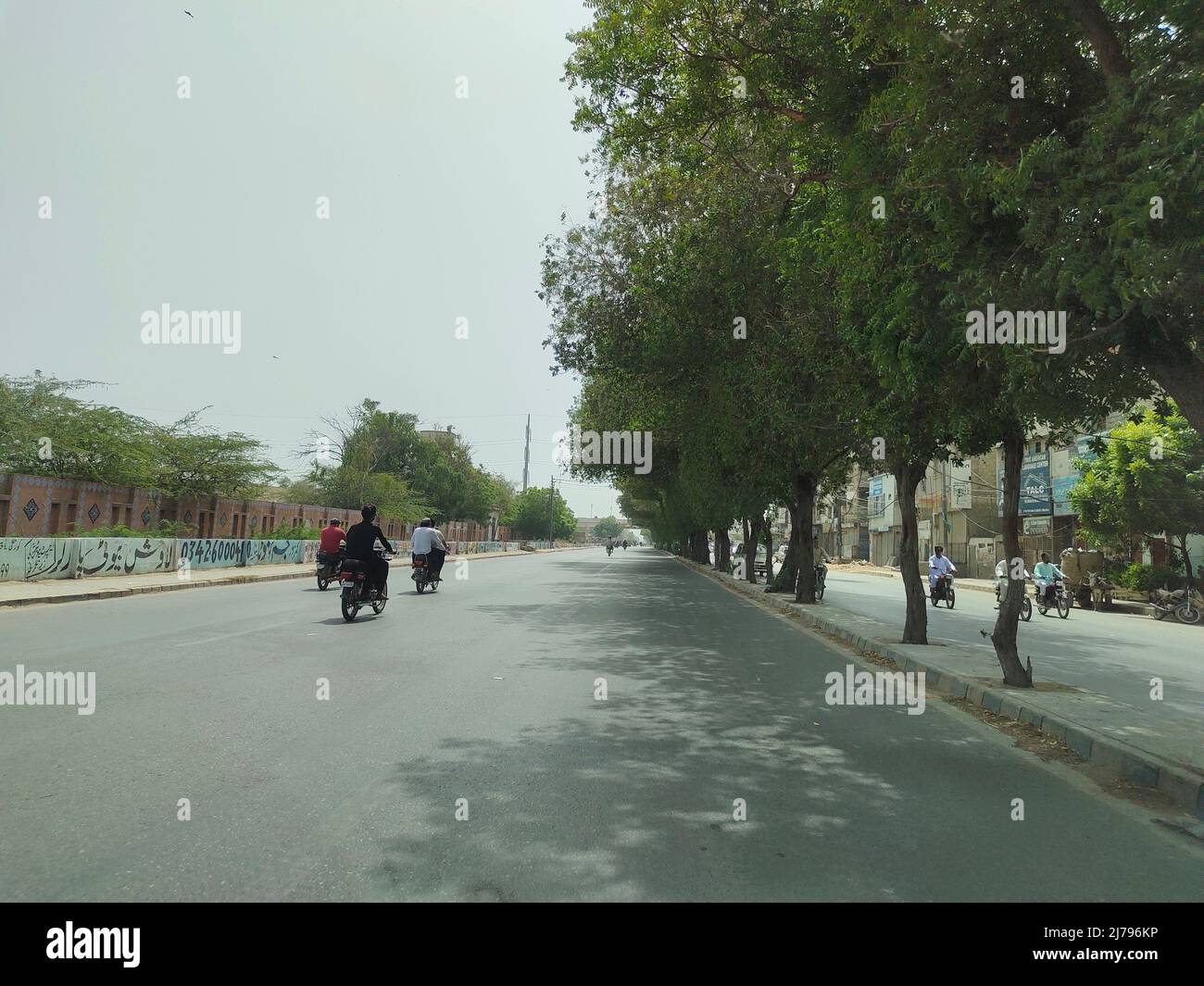Main Korangi road Karachi traffic and buildings landmark Stock Photo ...