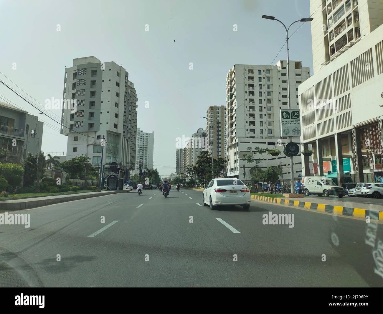 Main Korangi road Karachi traffic and buildings landmark Stock Photo ...