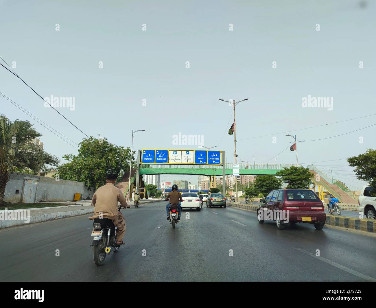 Main Korangi road Karachi traffic and buildings landmark Stock Photo ...