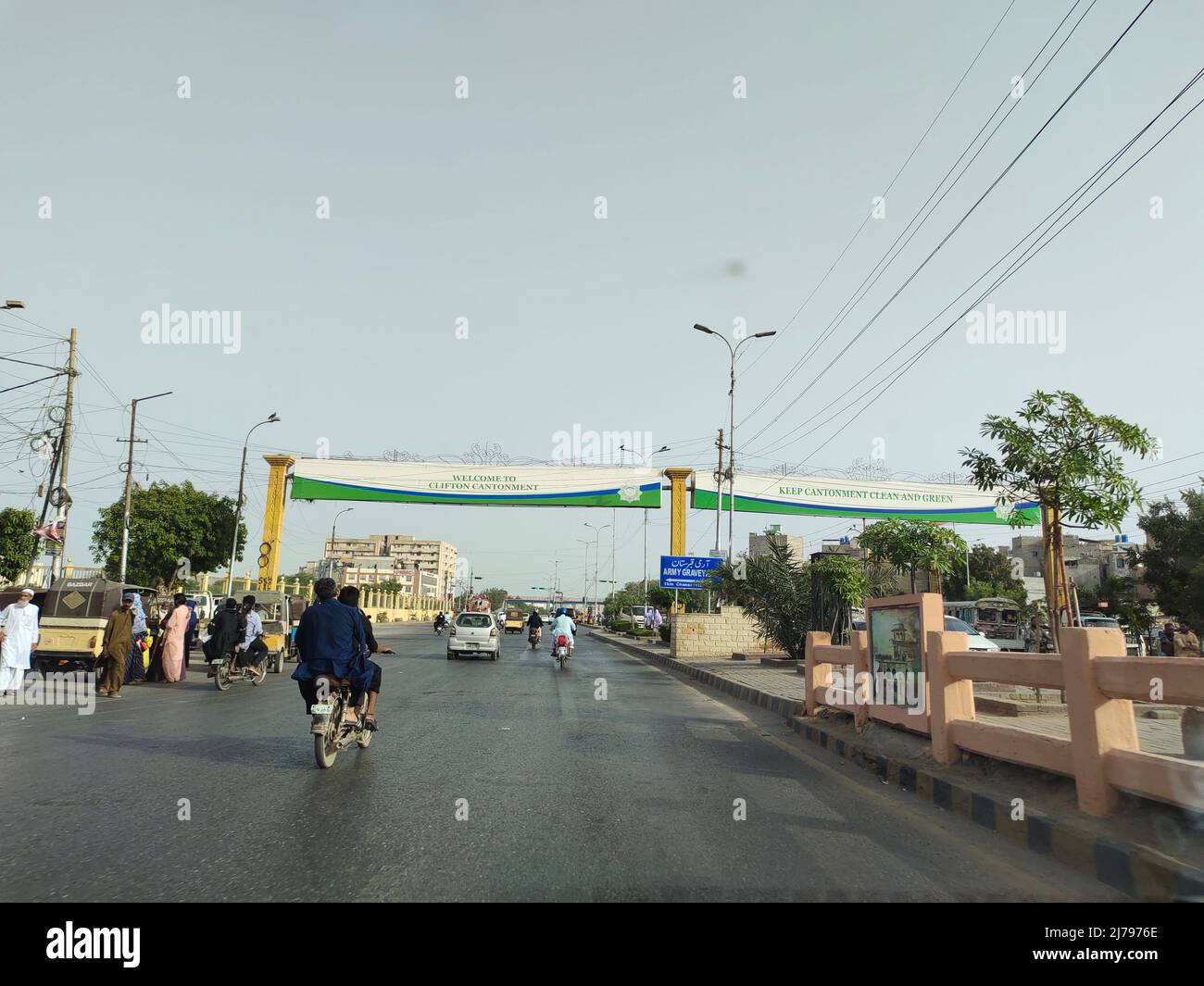 Main Korangi road Karachi traffic and buildings landmark Stock Photo ...