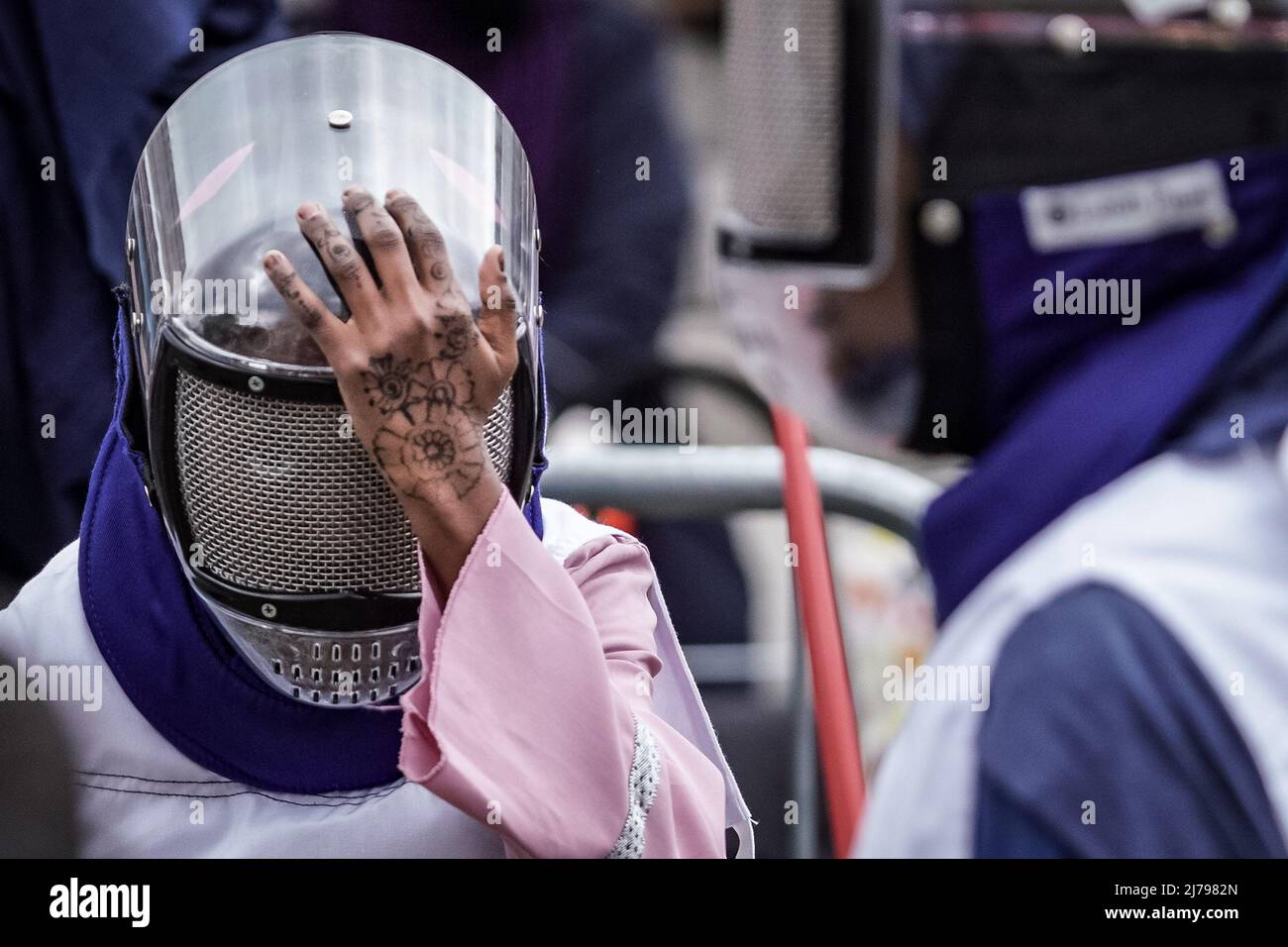 Muslim girls fencing hi-res stock photography and images - Alamy