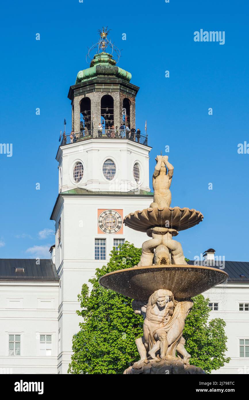 Salzburg: house Neue Residenz, square Residenzplatz, fountain ...