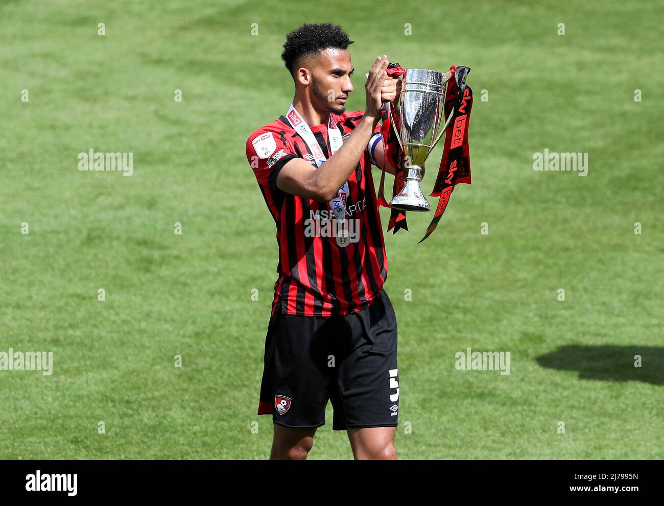 Sky bet championship runners up trophy hi-res stock photography and ...