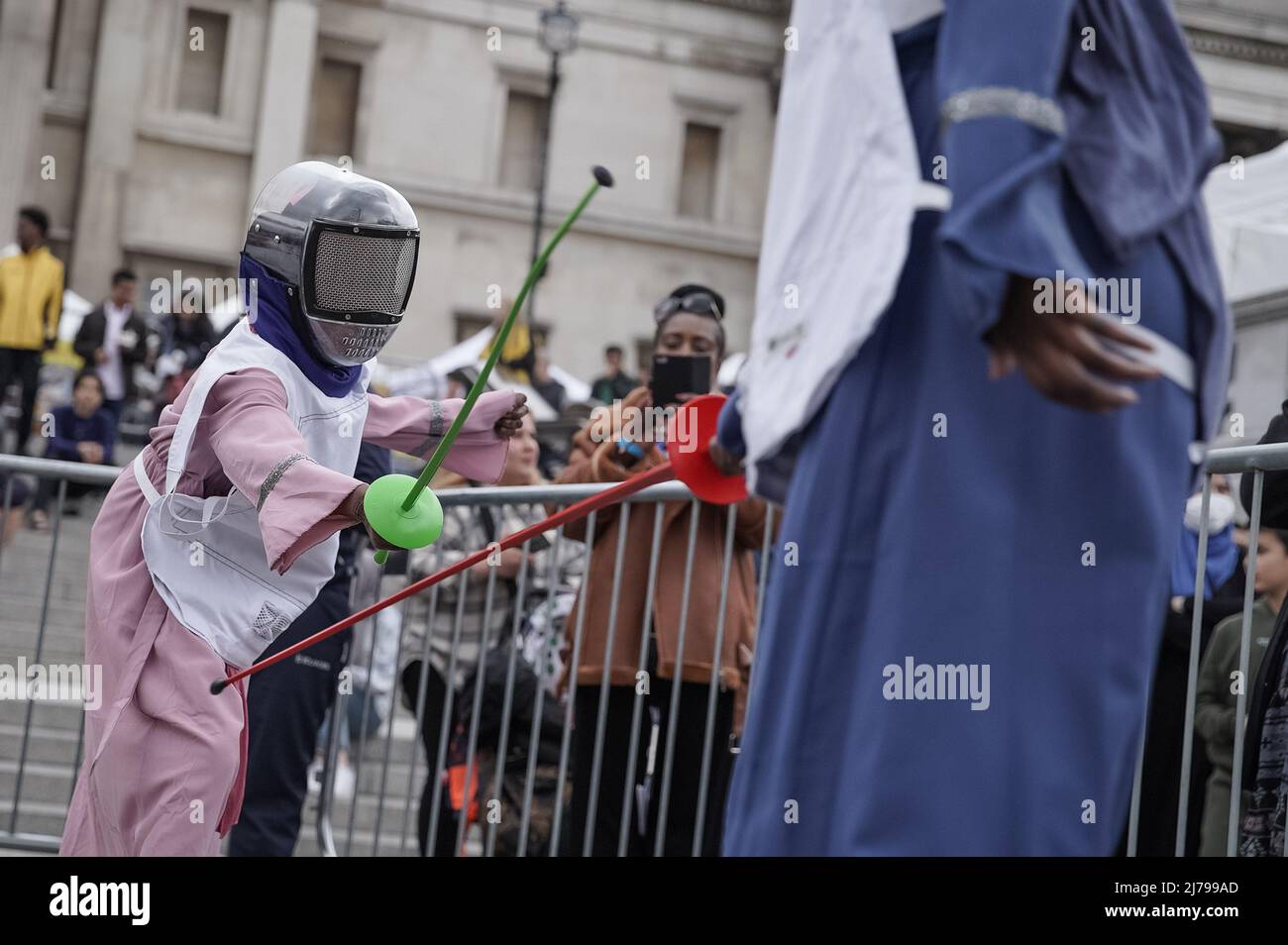 Muslim girls fencing hi-res stock photography and images - Alamy