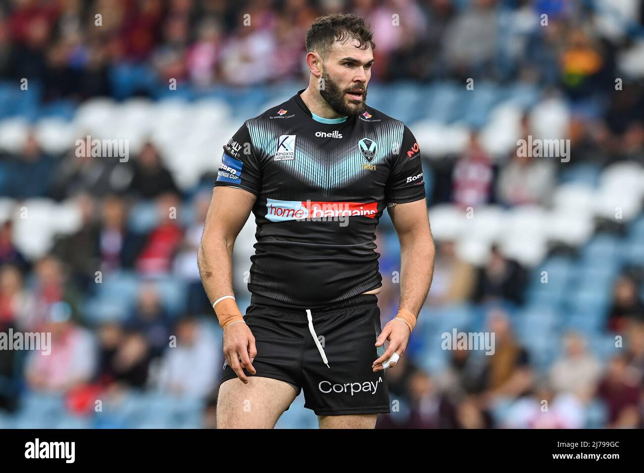 Alex Walmsley (8) of St Helens during the game Stock Photo - Alamy